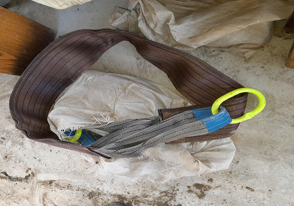 4 TONNE X 3 METER DUPLEX SLING C/W SEWED ON WEAR SLEEVE AND A MASTERLI ...